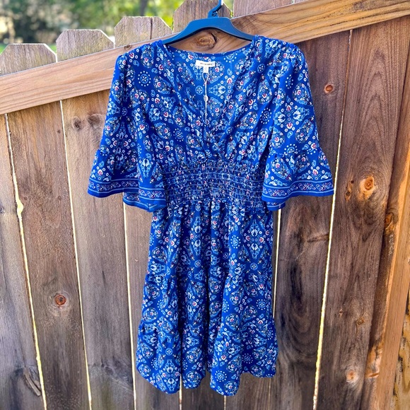 Max Studio | Dresses | Max Studio Blue Floral Flutter Sleeve Flirty ...